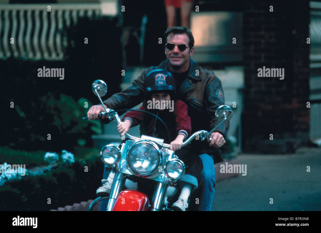 Frequence interdite FREQUENCY Year: 2000 - usa Dennis Quaid, Daniel ...