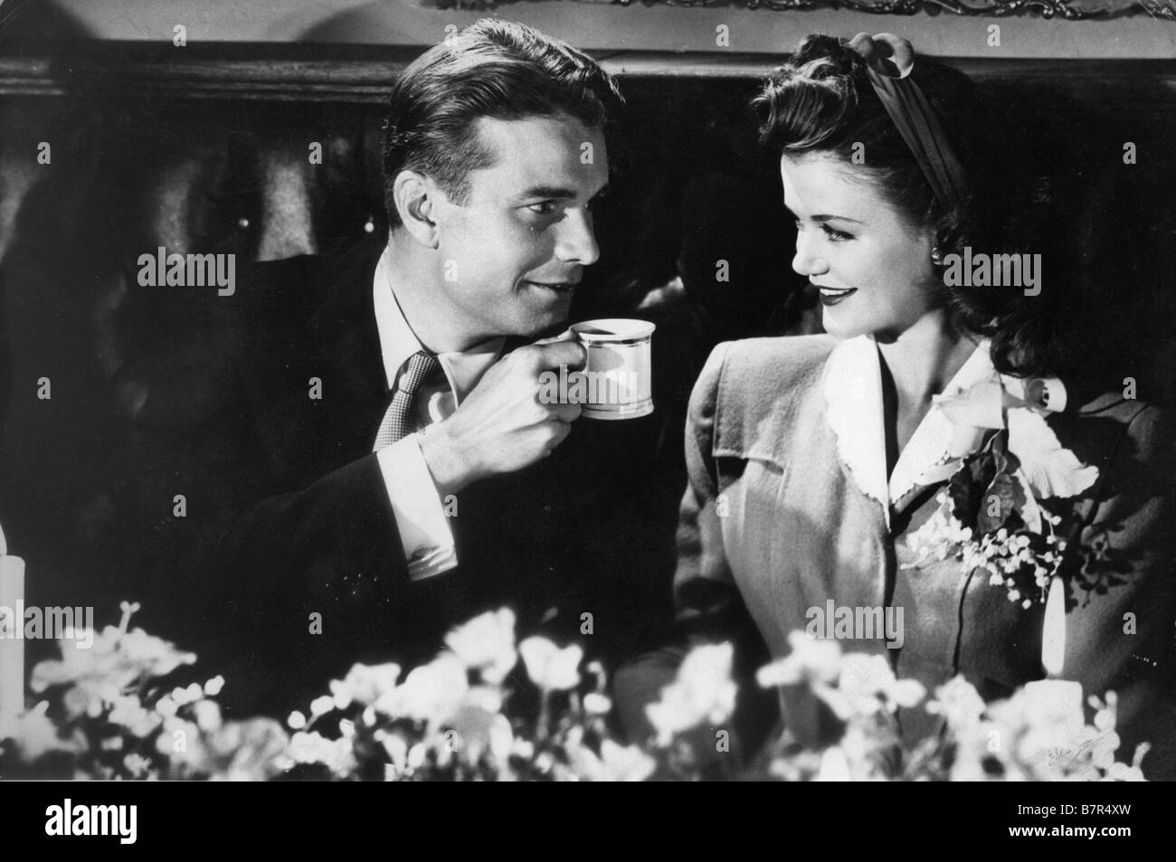 Jacques tourneur 1942 hi-res stock photography and images - Alamy Jacques tourneur 1942 hi-res stock photography and images - Alamy