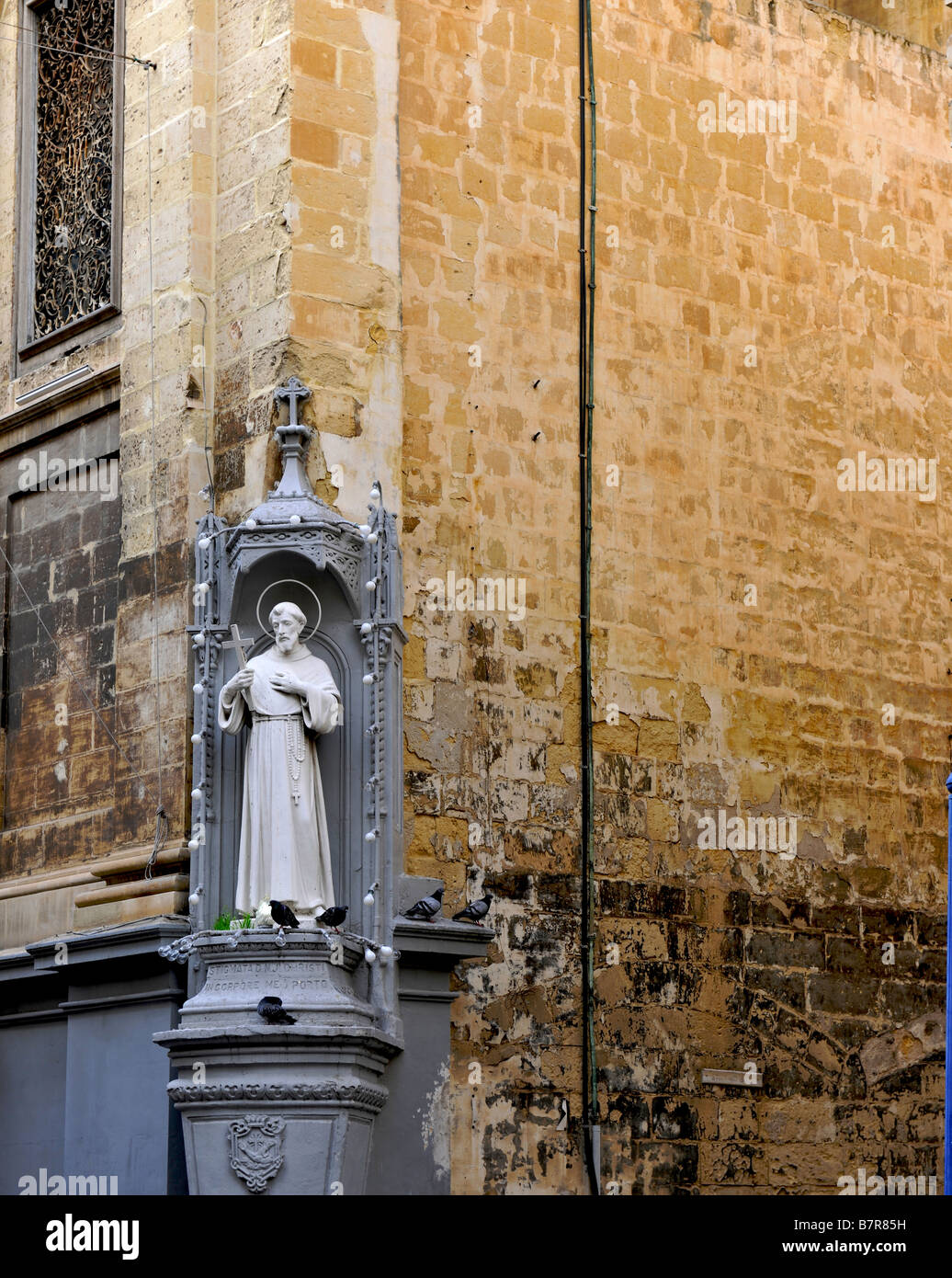 Malta statue sculpture hi-res stock photography and images - Alamy