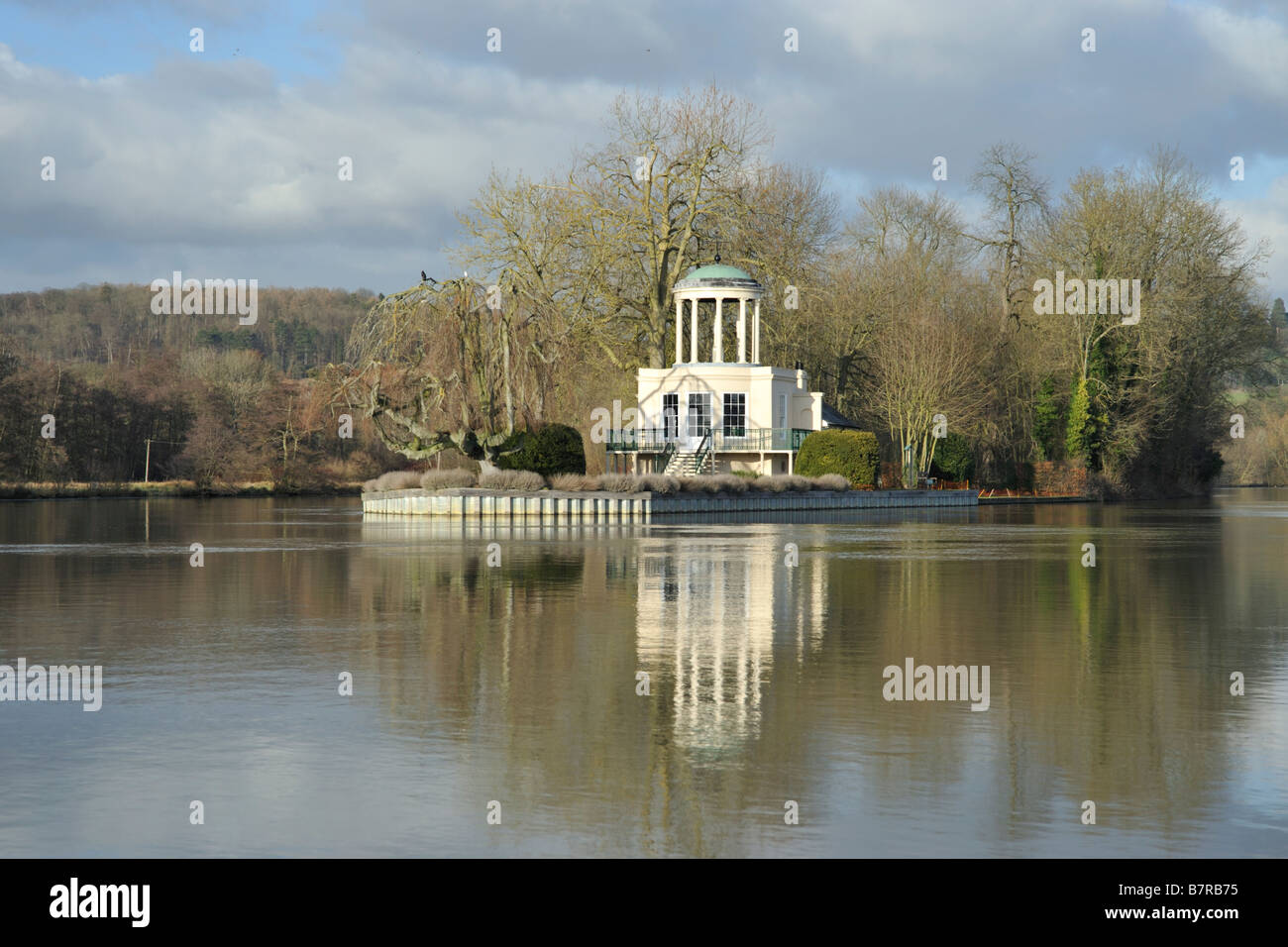 The Folly on Temple Island, Henley on Thames, Start of the world famous ...