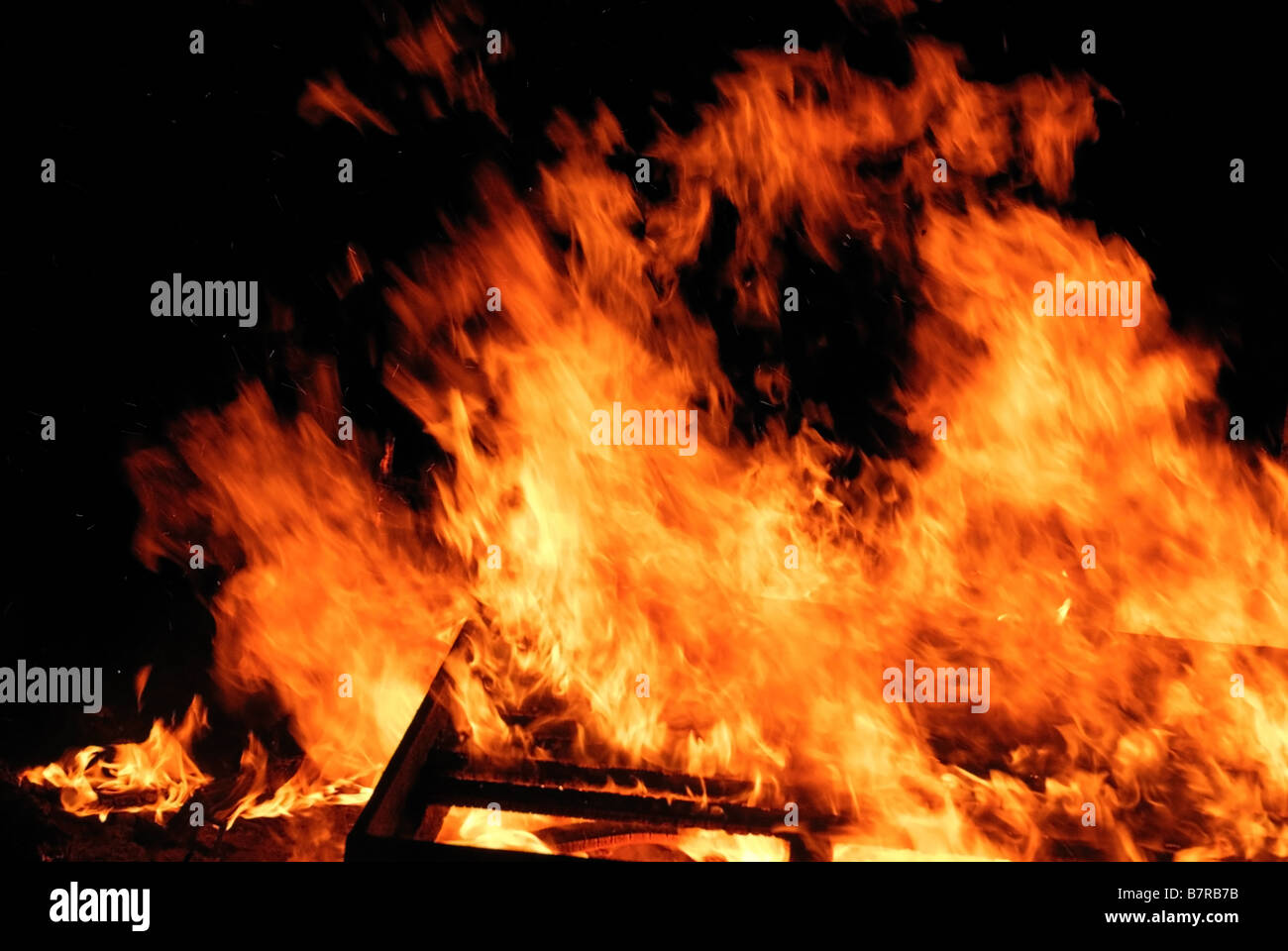 Bonfire with burning wood Stock Photo - Alamy