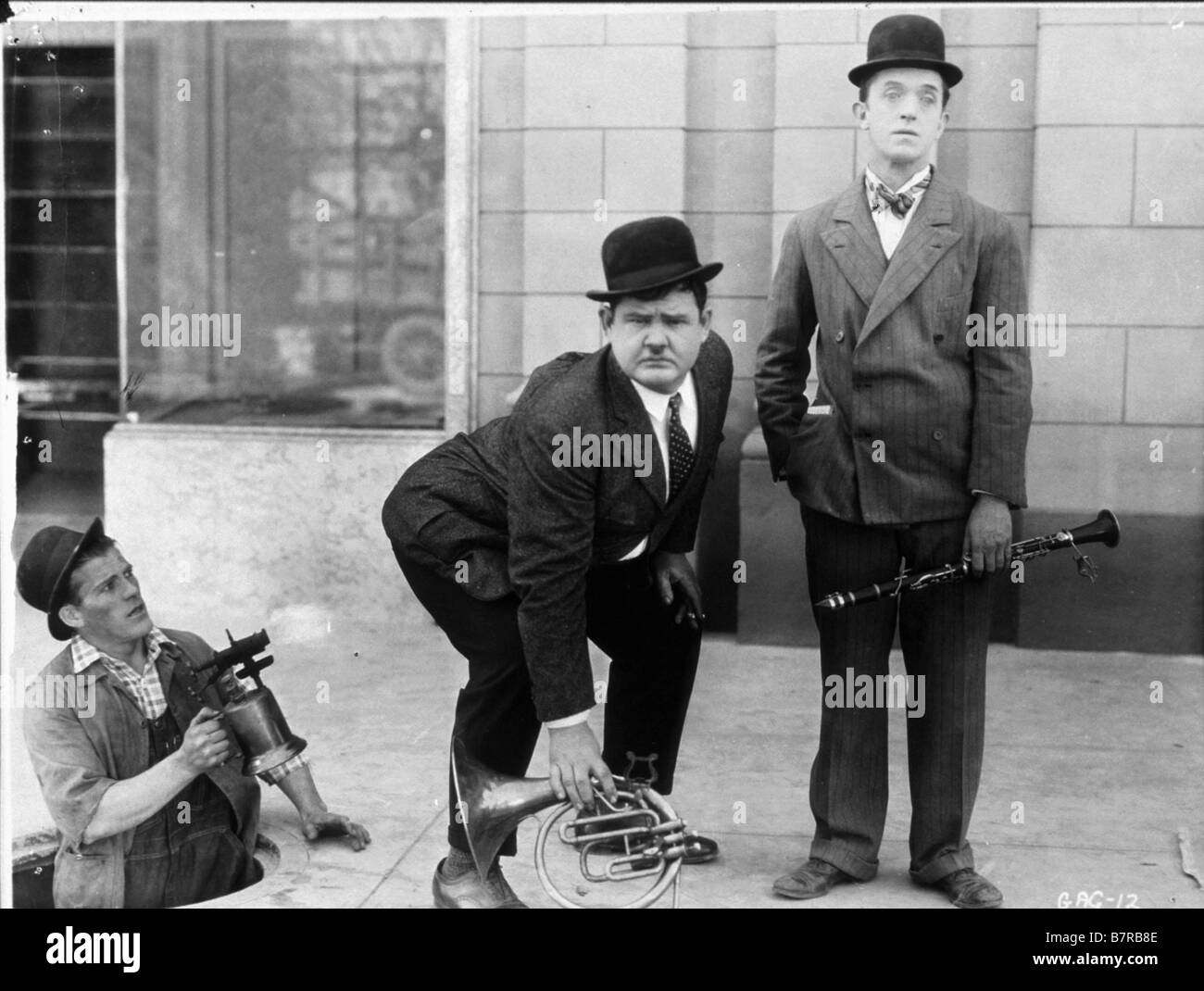 Below zero stan laurel oliver hardy hi-res stock photography and images ...