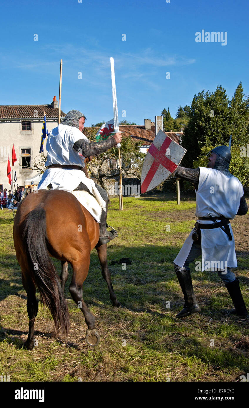 Medieval foot soldier hi-res stock photography and images - Alamy