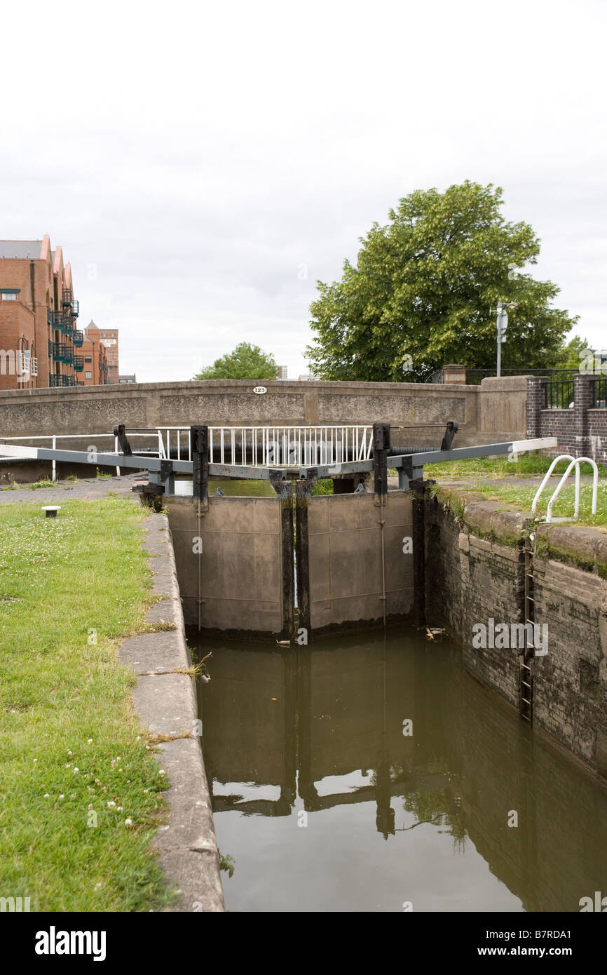 Hoole Lane Lock on the Shropshire Union Canal in the centre of Chester ...