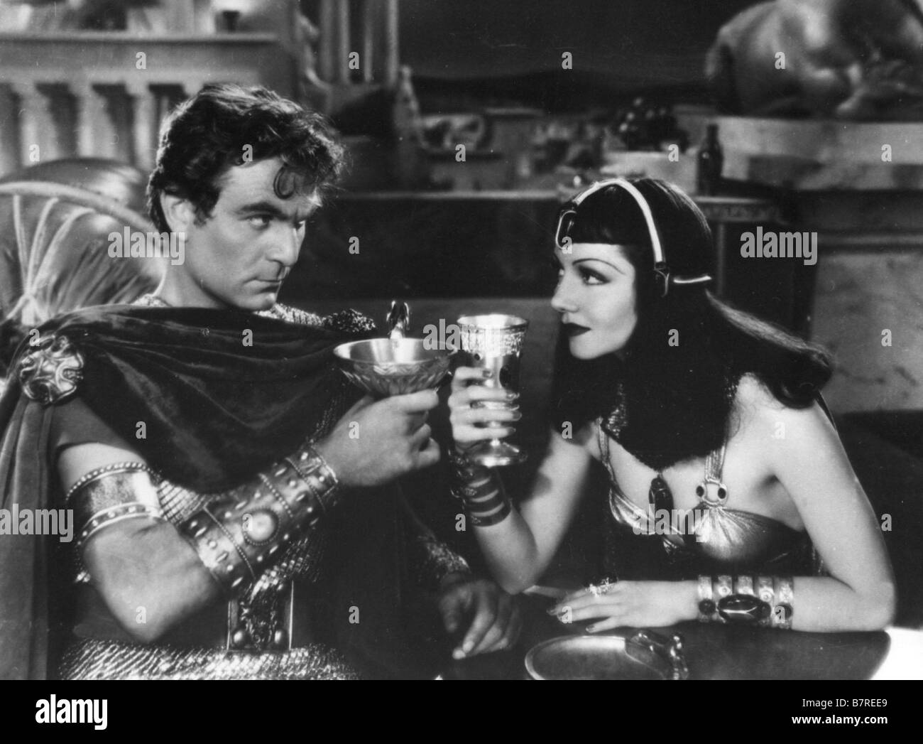 Cleopatra Year: 1934 USA Henry Wilcoxon, Claudette Colbert Director: Cecil B. DeMille Stock ...