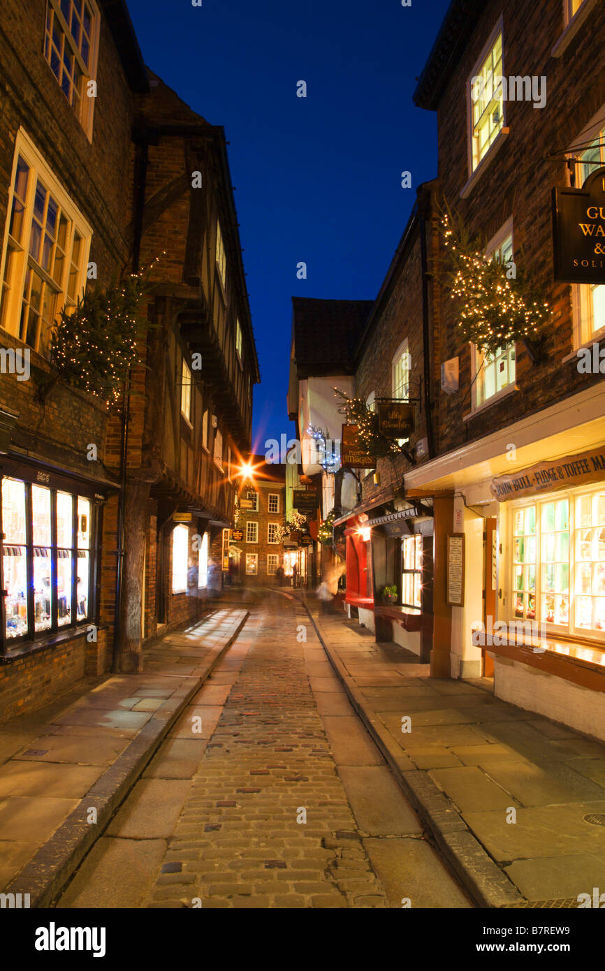 Shambles christmas york yorkshire england hi-res stock photography and ...