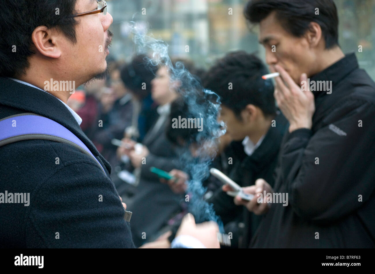 Smoking japan hi-res stock photography and images - Alamy