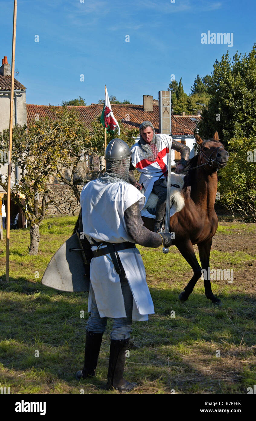 Medieval foot soldier hi-res stock photography and images - Alamy
