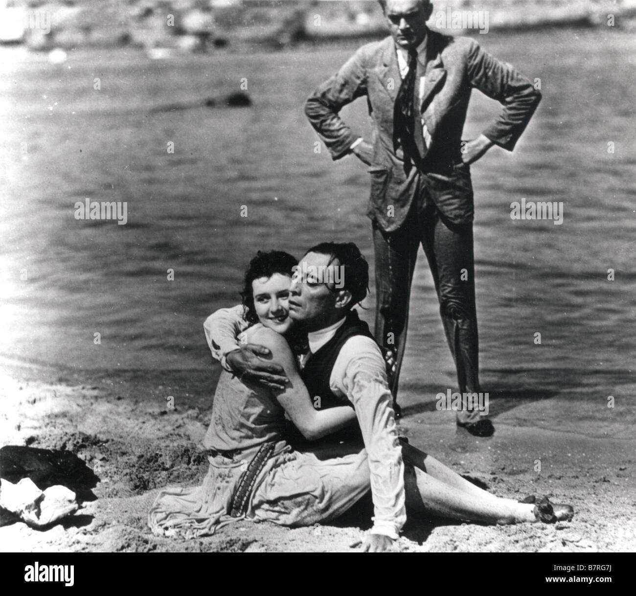 The Cameraman Year: 1928 USA Director: Edward Sedgwick Buster Keaton ...