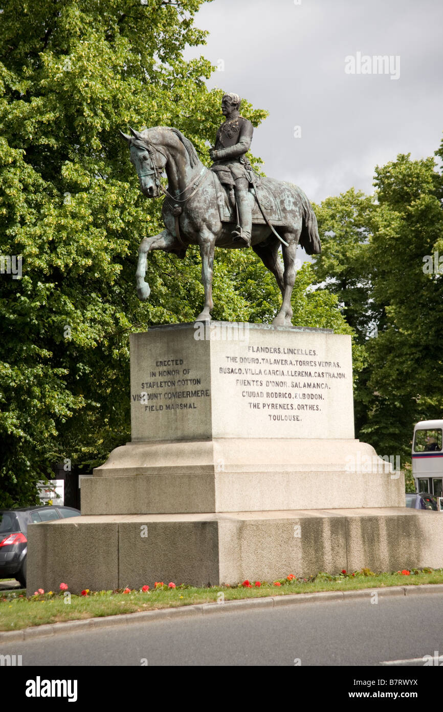Statue of Viscount Combermere outside Crown Court Building in Chester ...