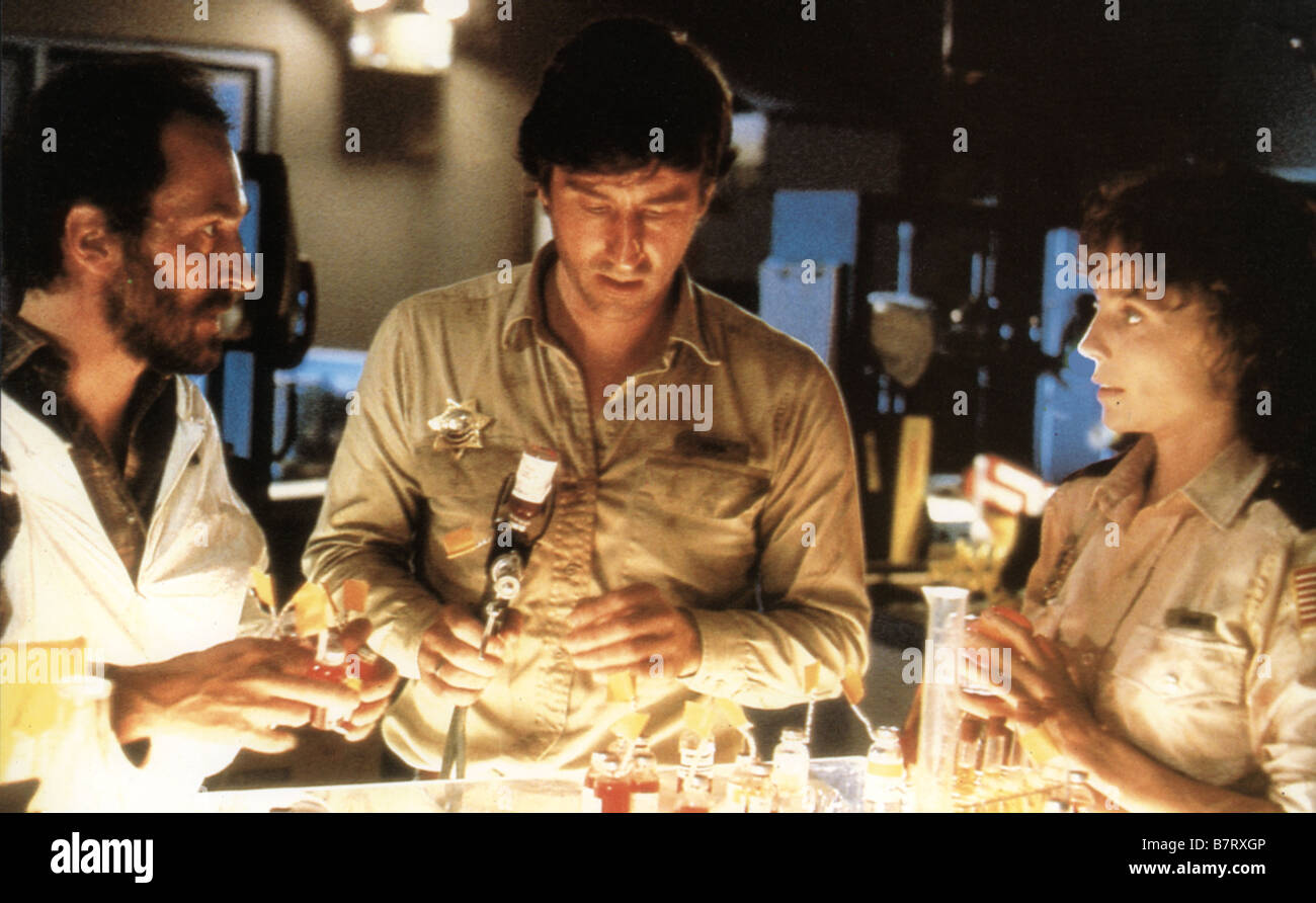 Contact mortel Warning Sign Year: 1985 USA USA : 1985 Director : Hal ...