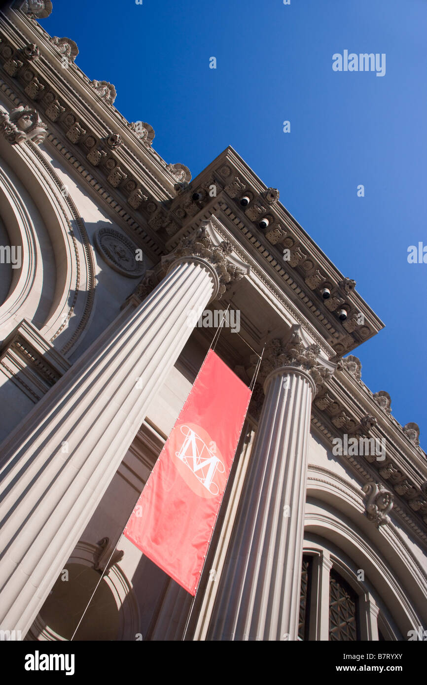 The front facade and columns of the Metropolitan Museum of Art in New ...