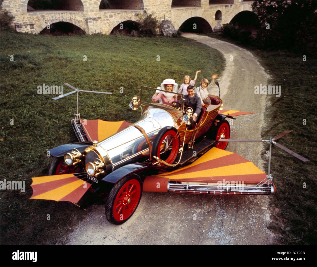 Chitty Chitty Bang Bang Year: 1968 UK USA Director: Ken Hughes Dick Van ...
