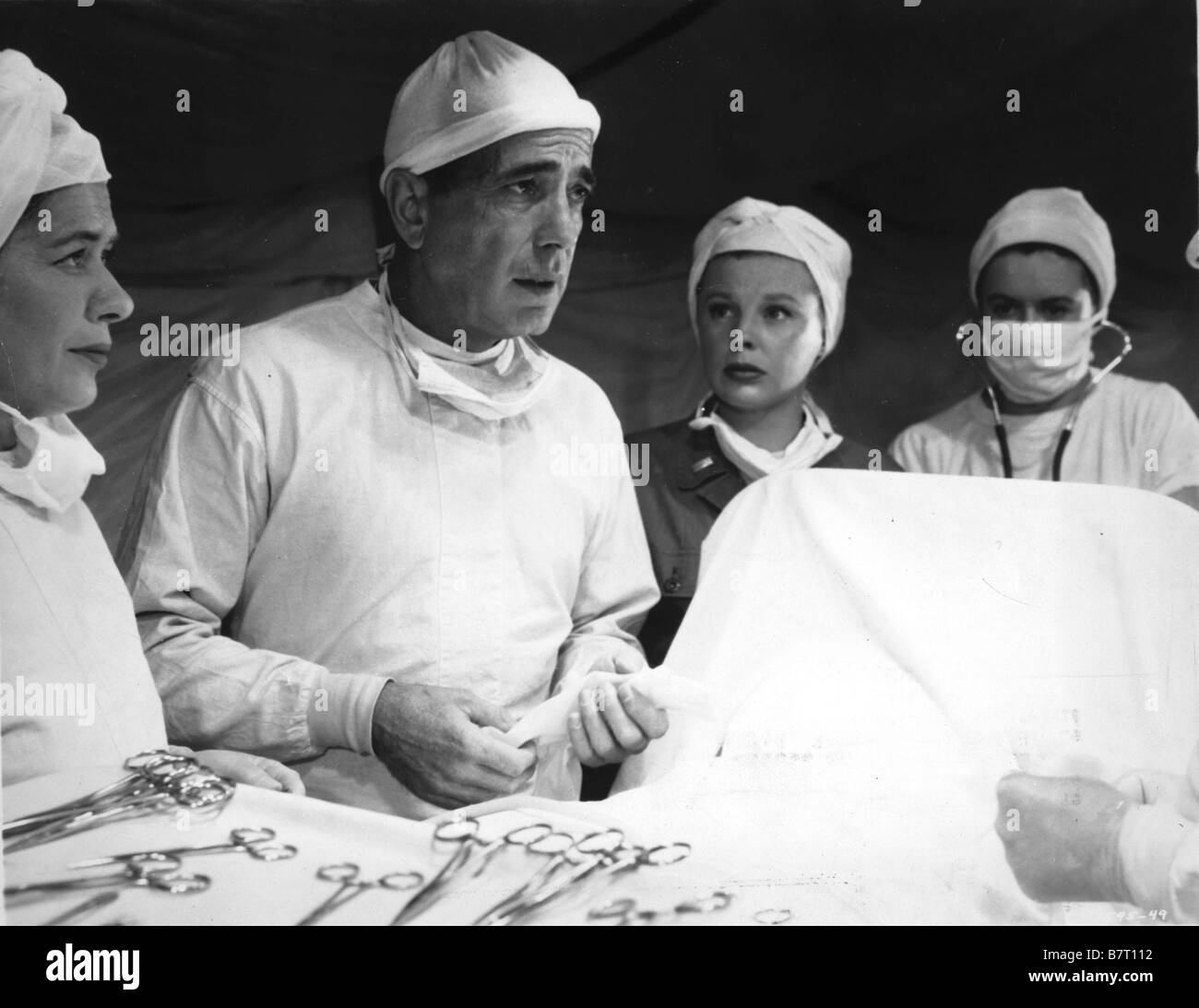 Le cirque infernal Battle Circus Year: 1953 USA Humphrey Bogart, June ...