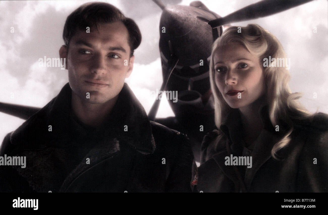 Sky captain paltrow law hi-res stock photography and images - Alamy