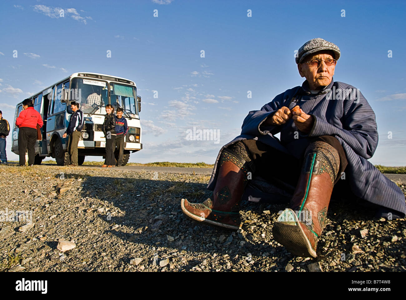Traditional mongolian man road hi-res stock photography and images - Alamy