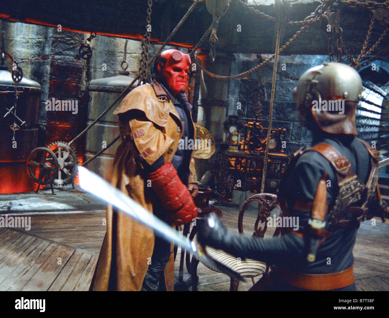 Hellboy 2004 ron perlman hi-res stock photography and images - Alamy