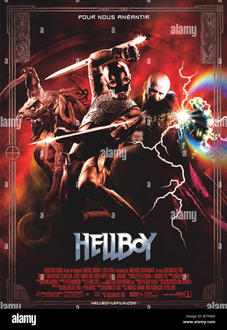 Hellboy 2004 hi-res stock photography and images - Alamy