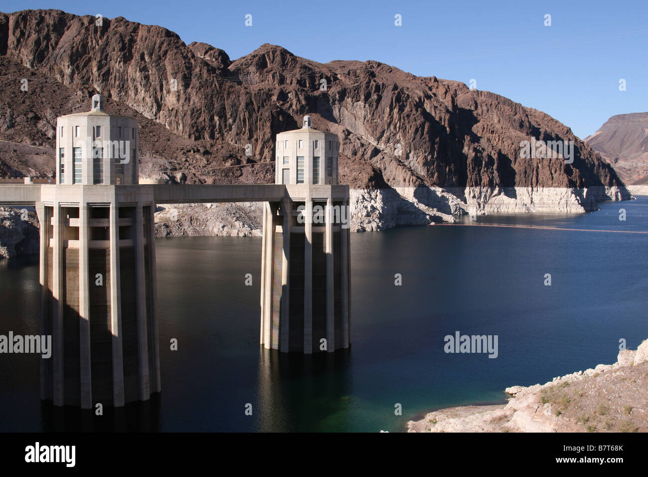 Deep dam hi-res stock photography and images - Alamy