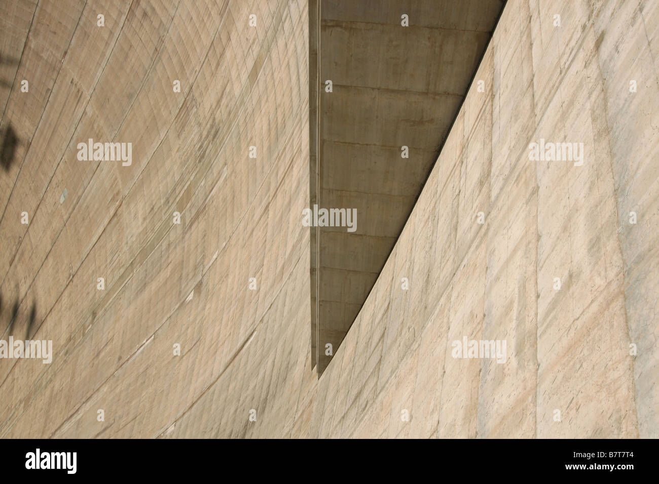 Deep dam hi-res stock photography and images - Alamy