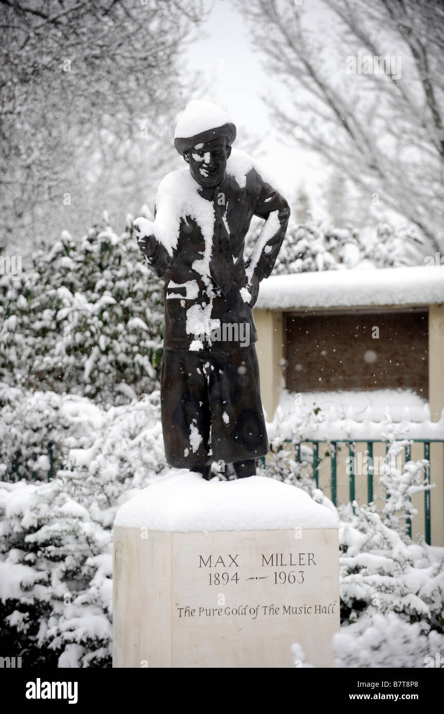 Max miller comic hi-res stock photography and images - Alamy