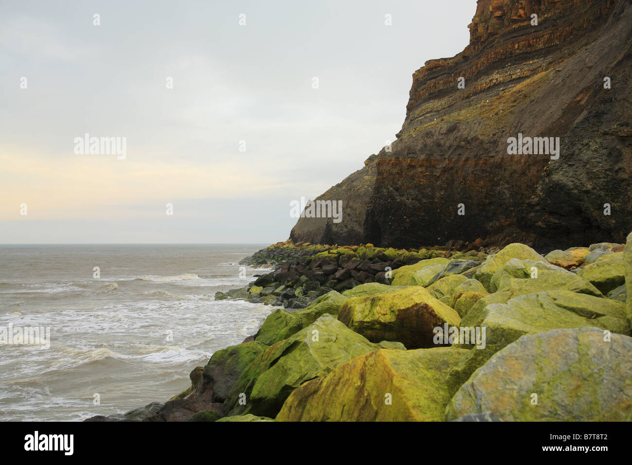 Whitby cliffs hi-res stock photography and images - Alamy