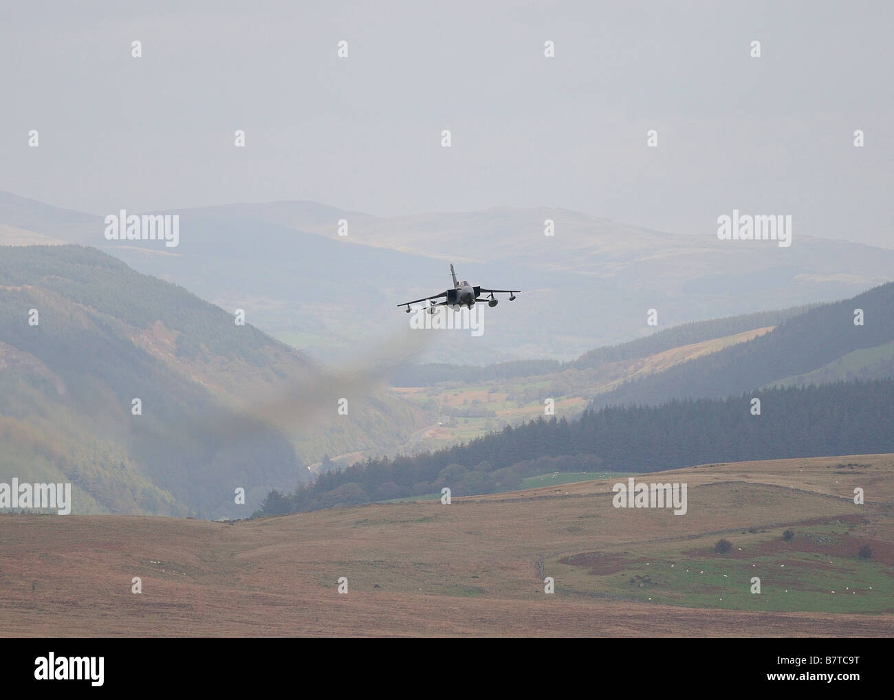 Raf low level hi-res stock photography and images - Alamy