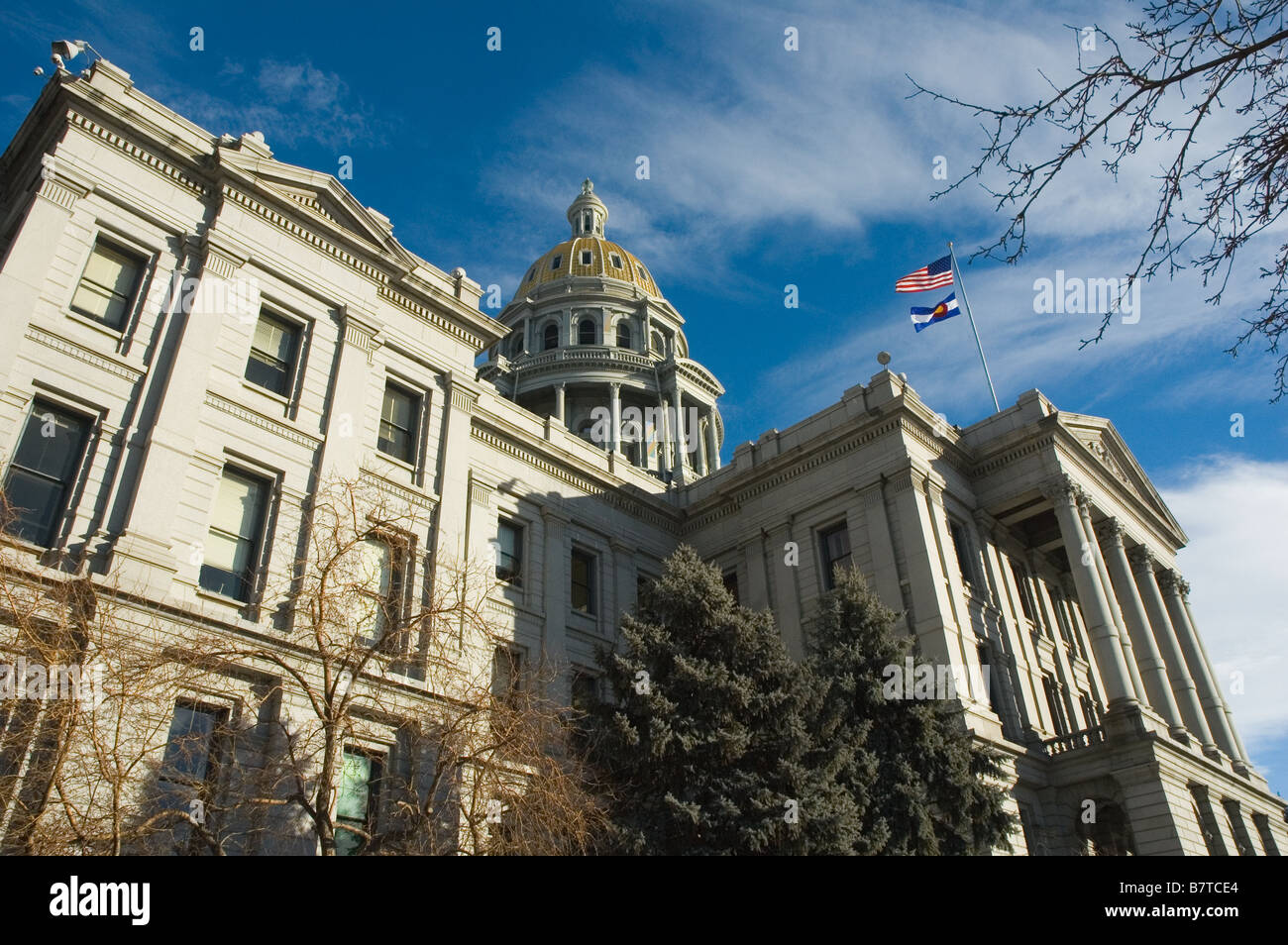 Colorado state capitol with flag hi-res stock photography and images ...