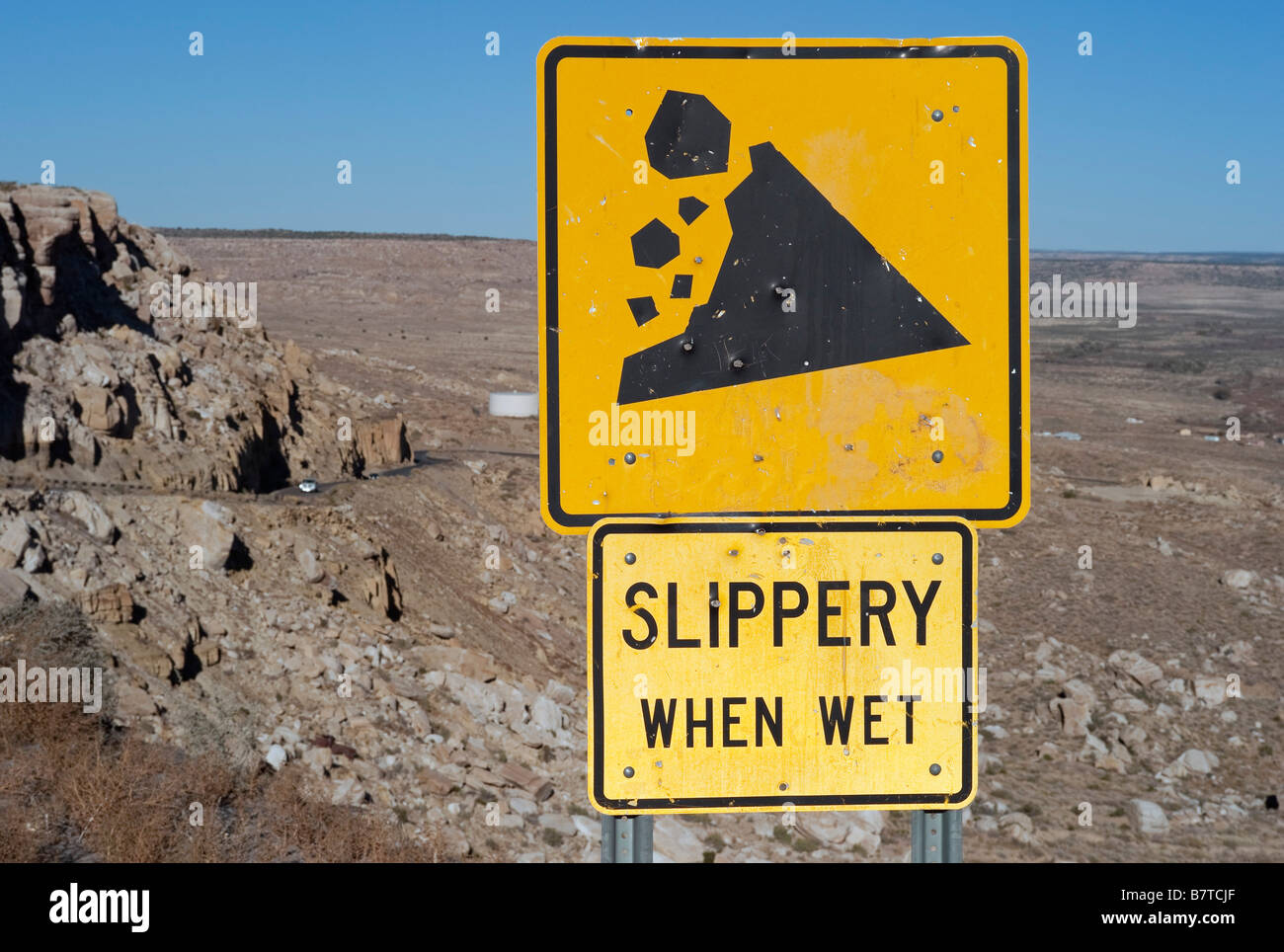 Falling rock sign hi-res stock photography and images - Alamy