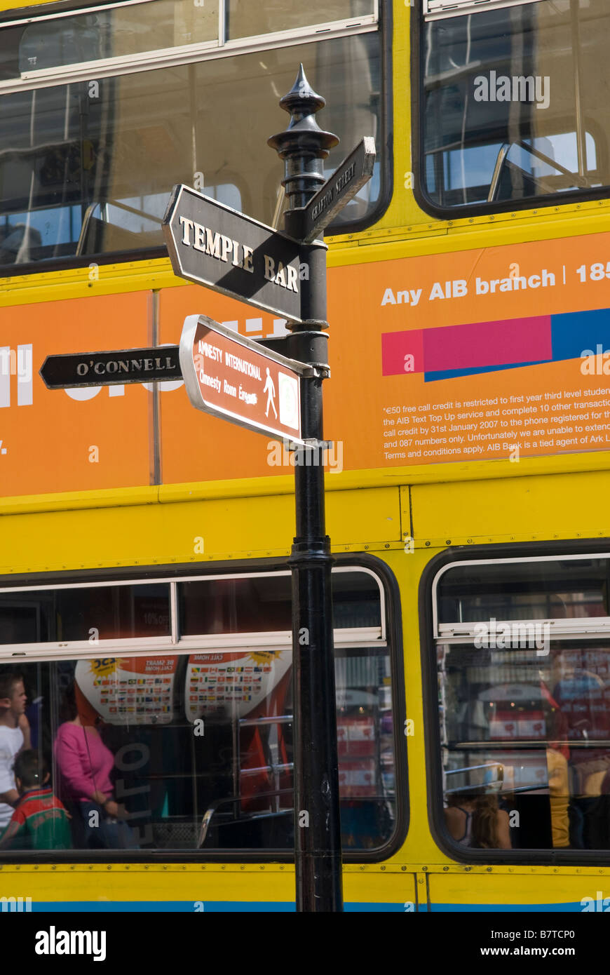 Temple Bar sign and bus, Dublin Ireland, August 2006 Stock Photo - Alamy