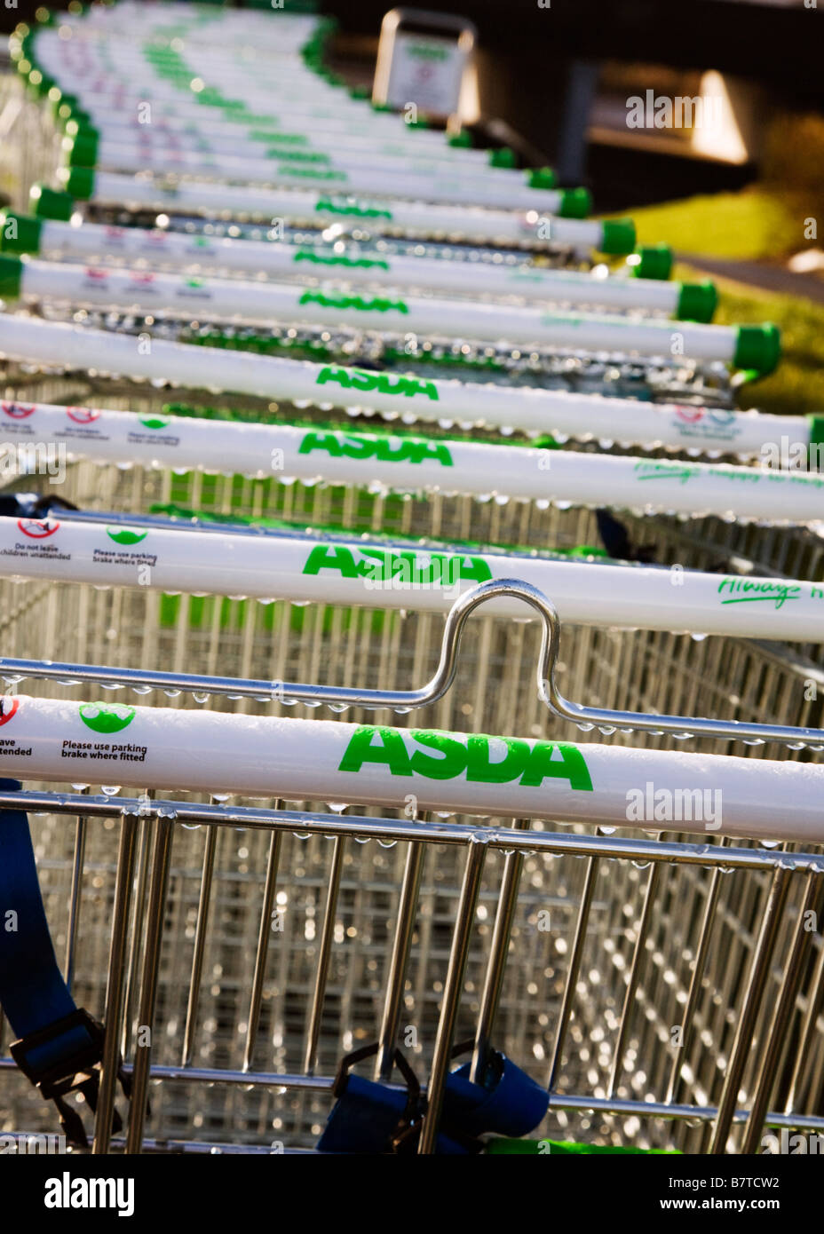Asda shopping trolley hi-res stock photography and images - Alamy