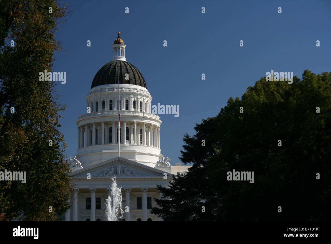dome of the california state capitol building in sacramento Stock Photo ...