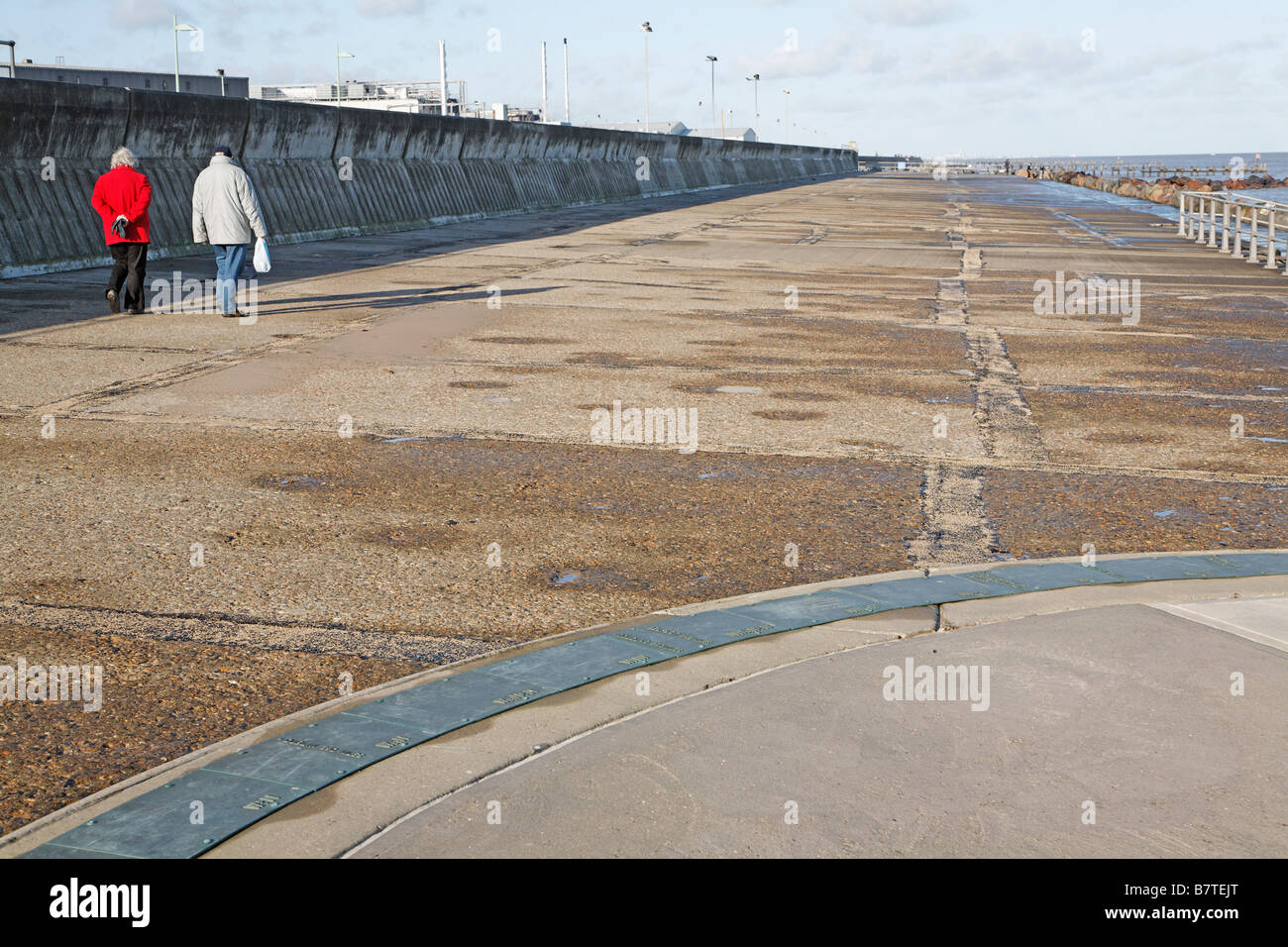 Ness Point concrete platform and sea wall Coastal defences Lowestoft ...