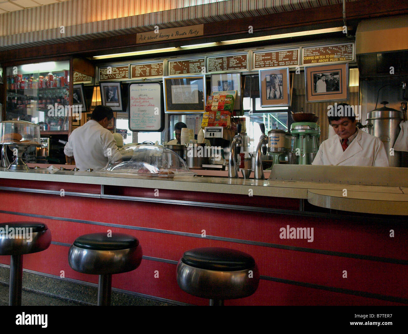 Stools diner counter hi-res stock photography and images - Alamy