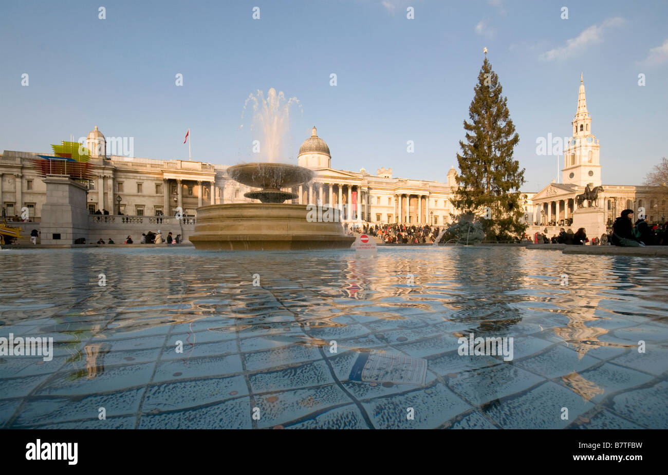 National Gallery in Trafalgar square, London, England Stock Photo - Alamy
