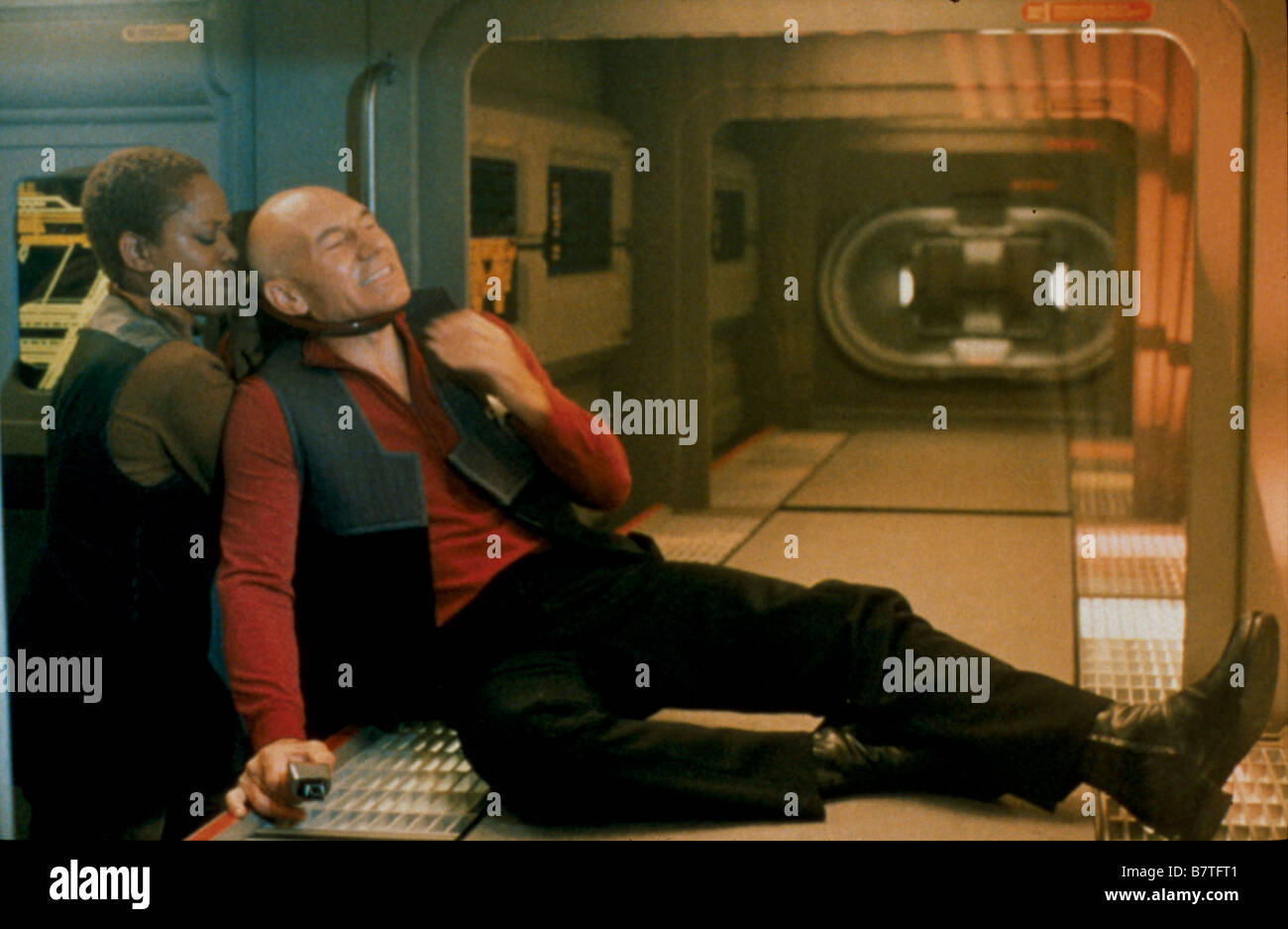 First contact 1996 alfre woodard hi-res stock photography and images - Alamy