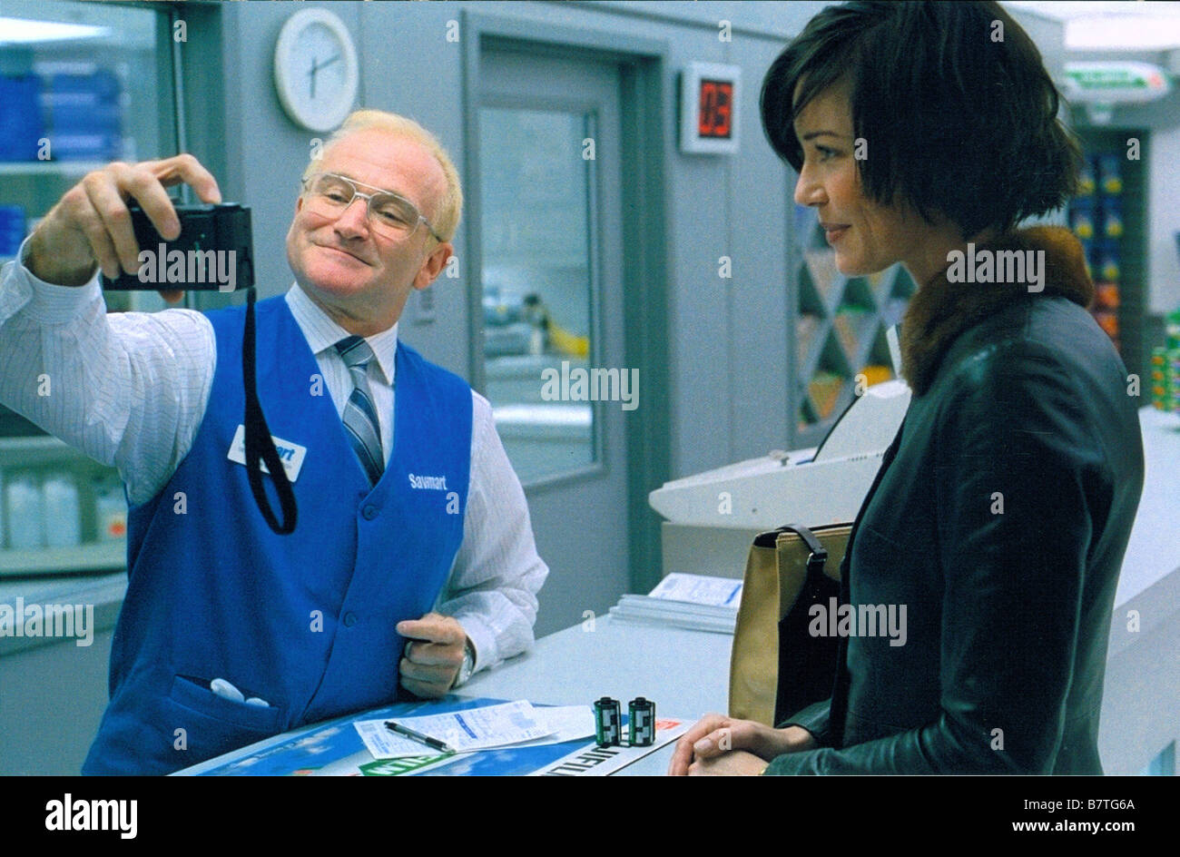 One Hour Photo Year: 2002 USA Connie Nielsen, Robin Williams Director ...