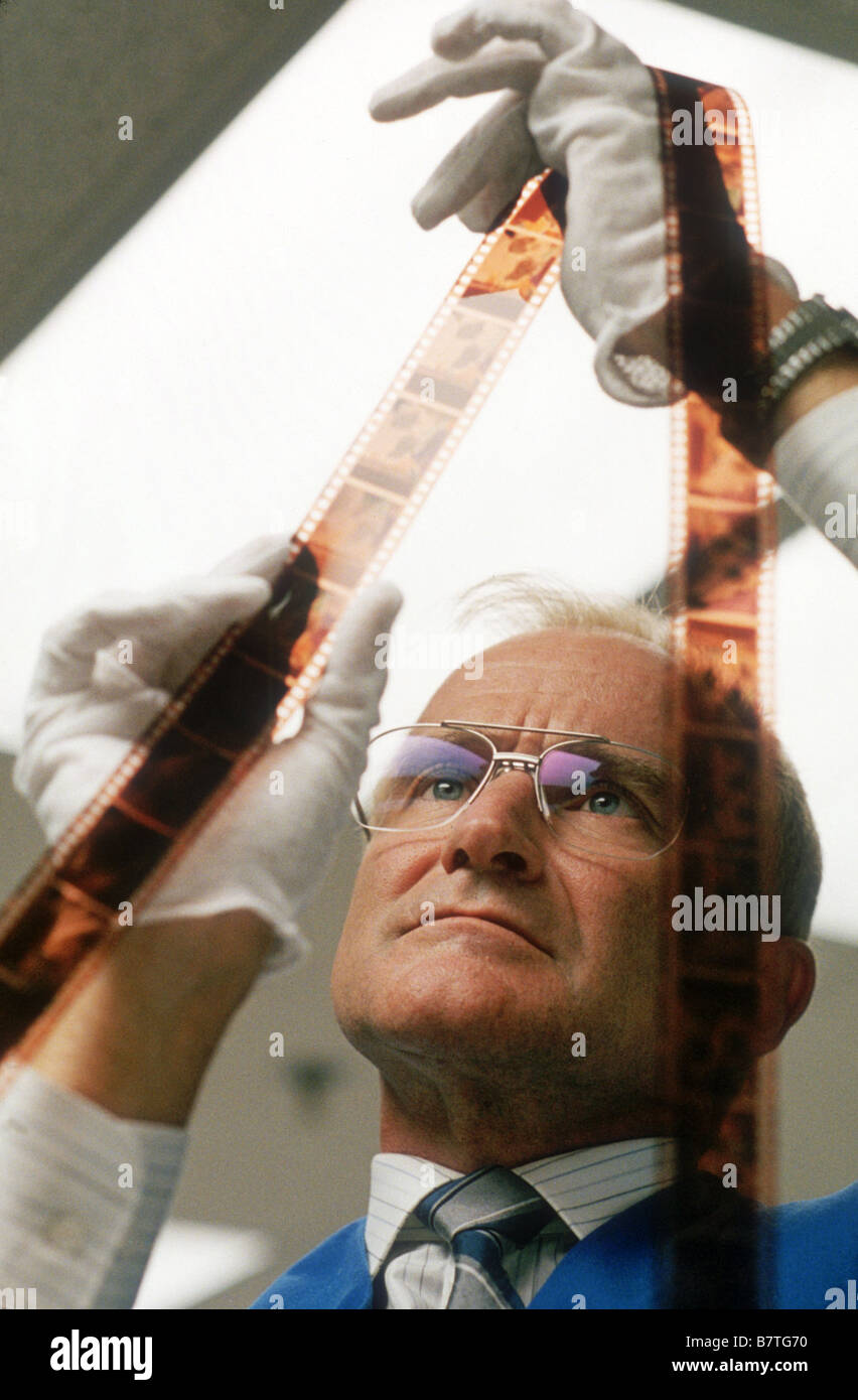 One Hour Photo Year: 2002 USA Robin Williams Director: Mark Romanek ...