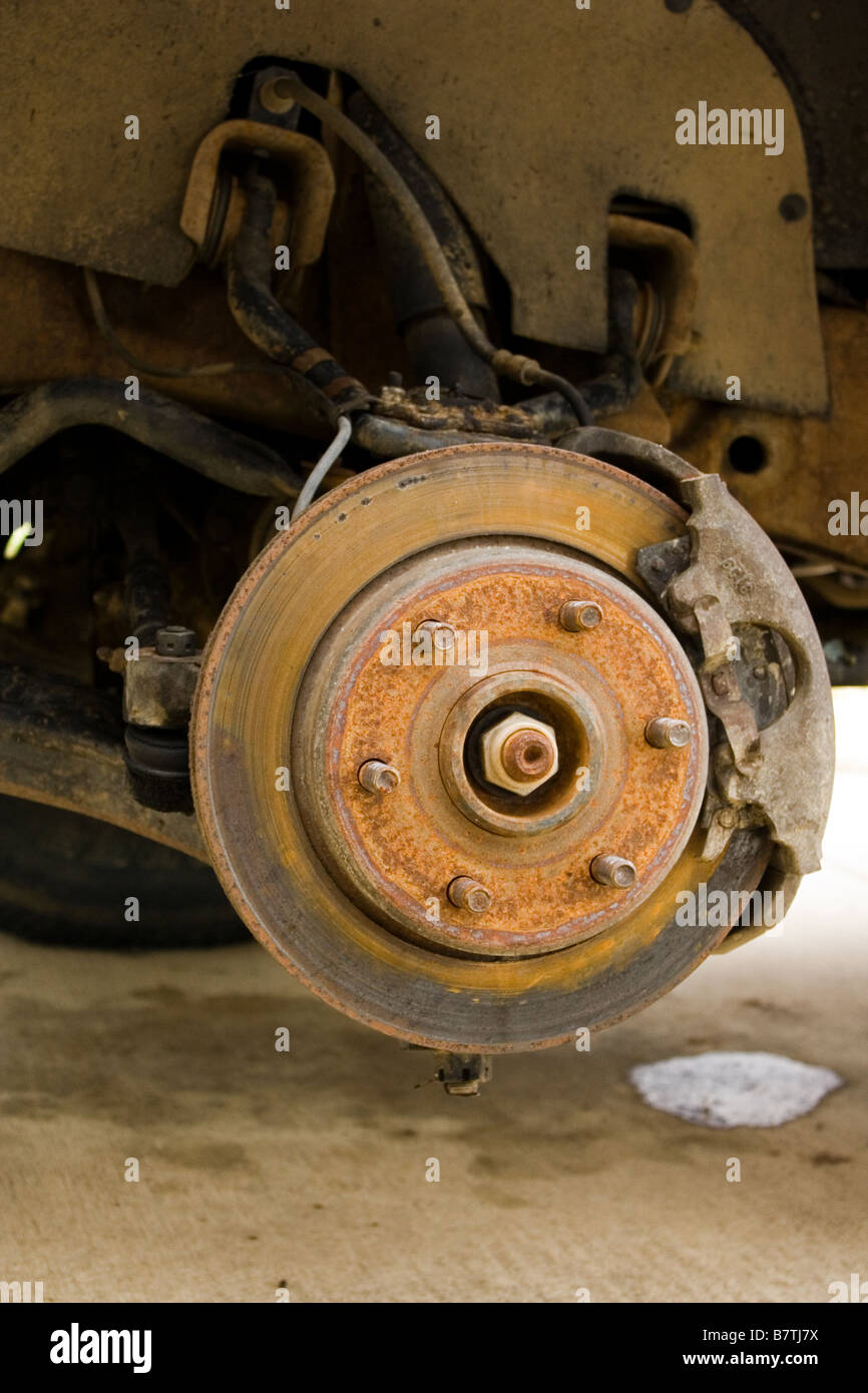 Front end repair hi-res stock photography and images - Alamy