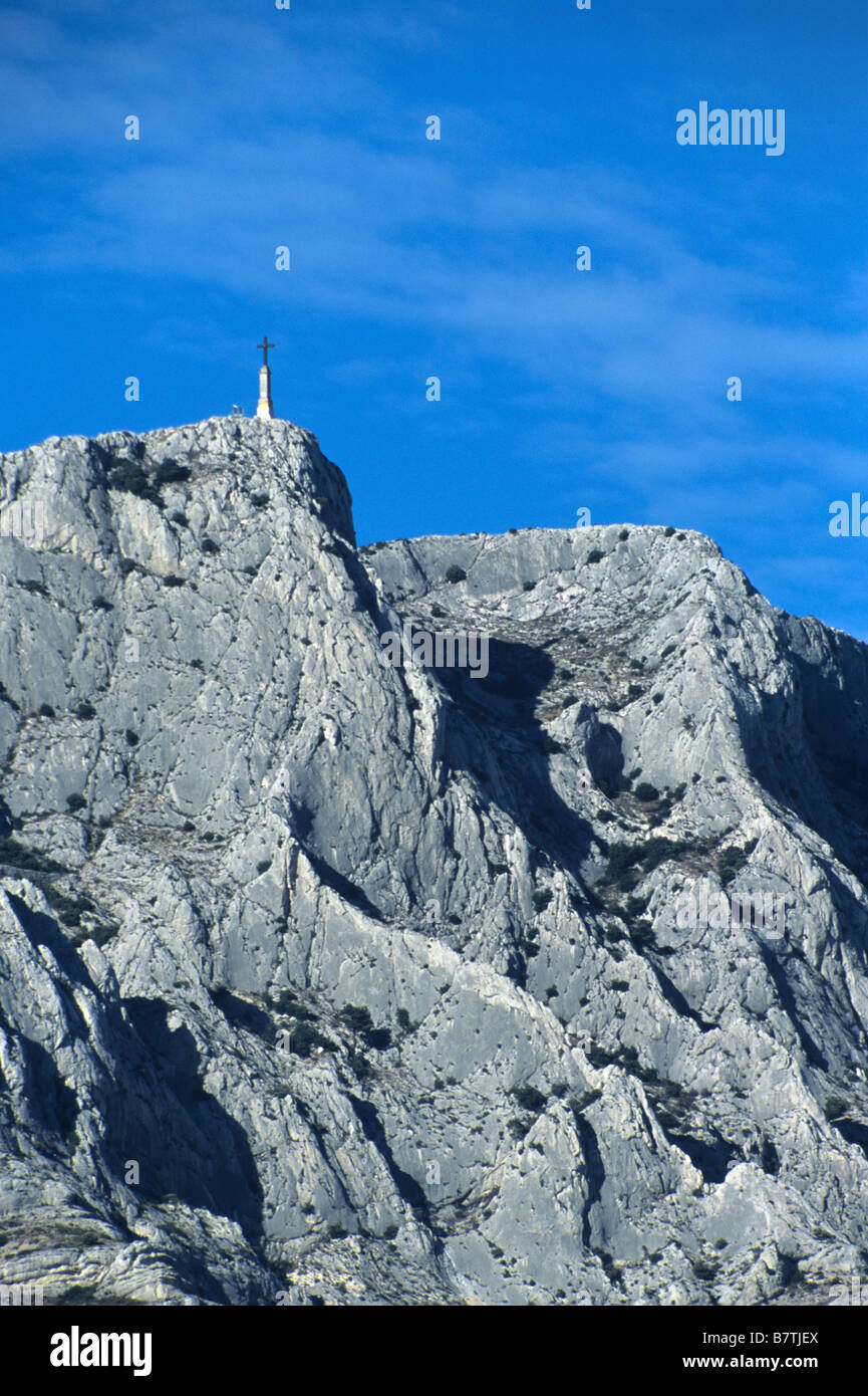 The cross at the mountain hi-res stock photography and images - Alamy
