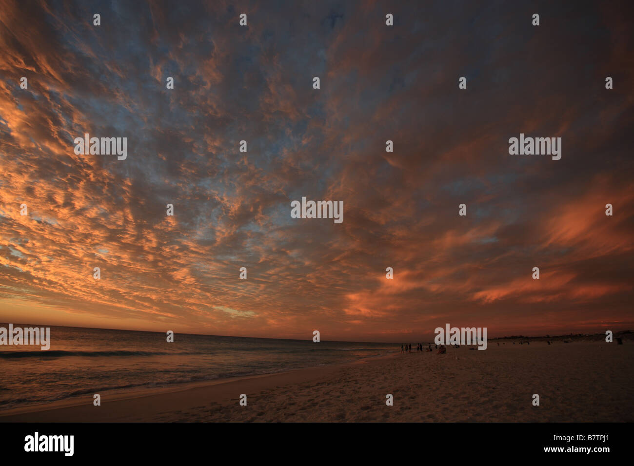 Sunset scarborough beach hi-res stock photography and images - Alamy