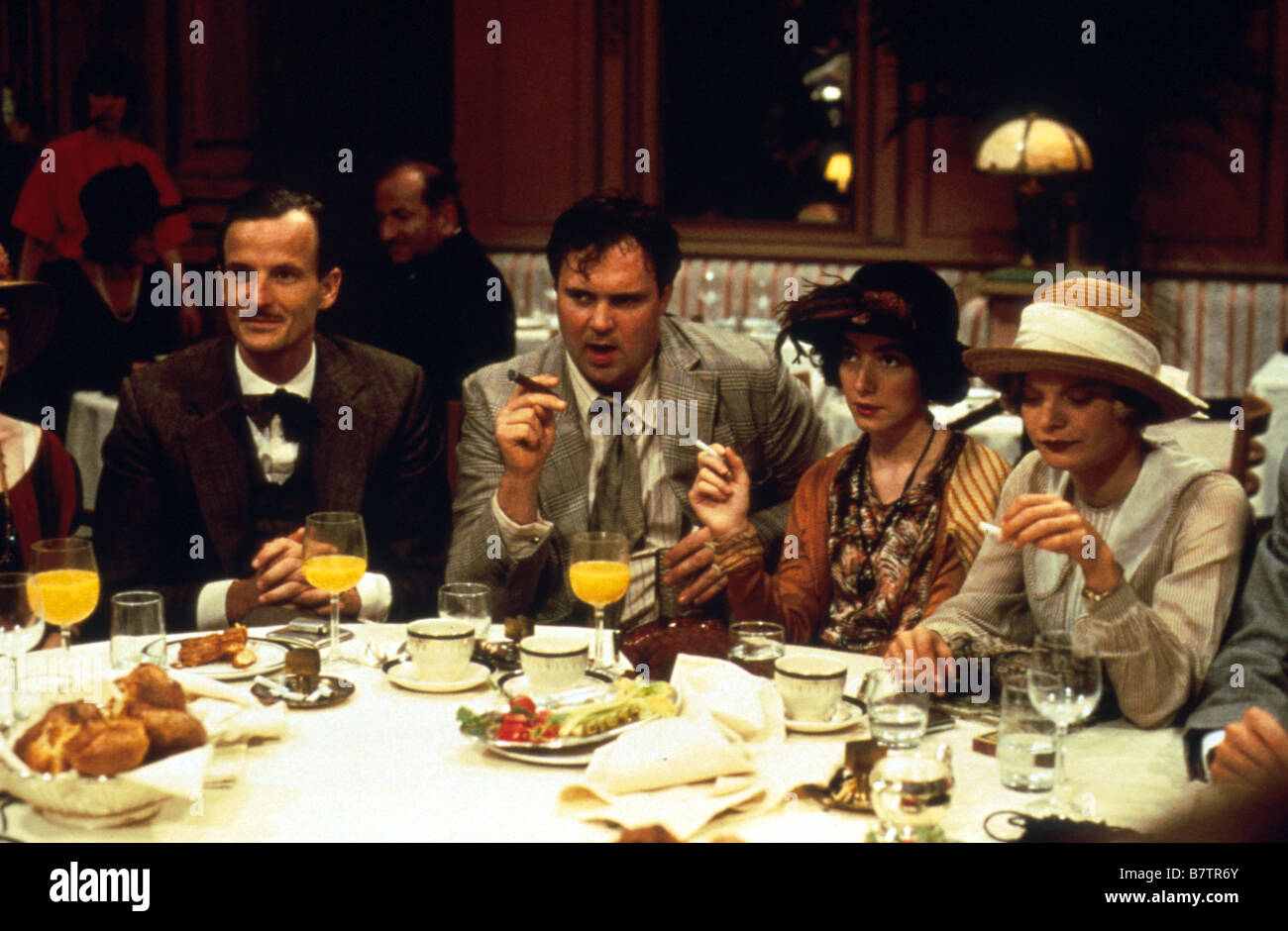 Mrs Parker Mrs. Parker and the Vicious Circle Year: 1994 USA Director ...