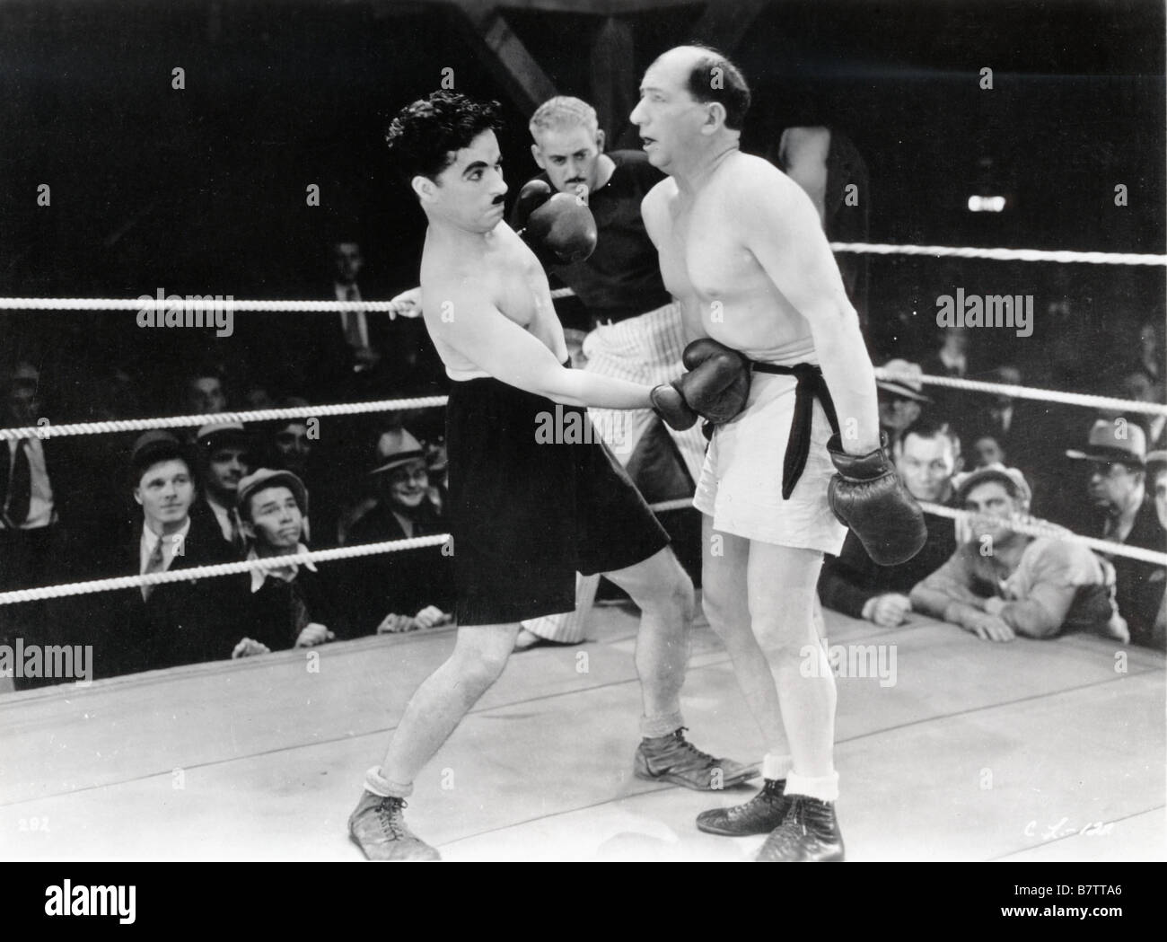 City Lights Year: 1931 USA Charlie Chaplin , Hank Mann Director ...