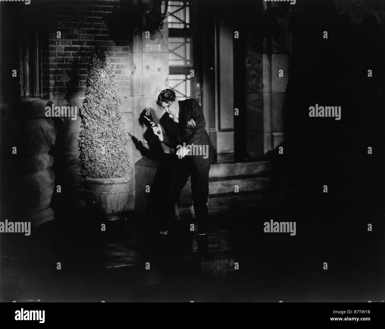 Scarface 1932 paul muni hi-res stock photography and images - Alamy