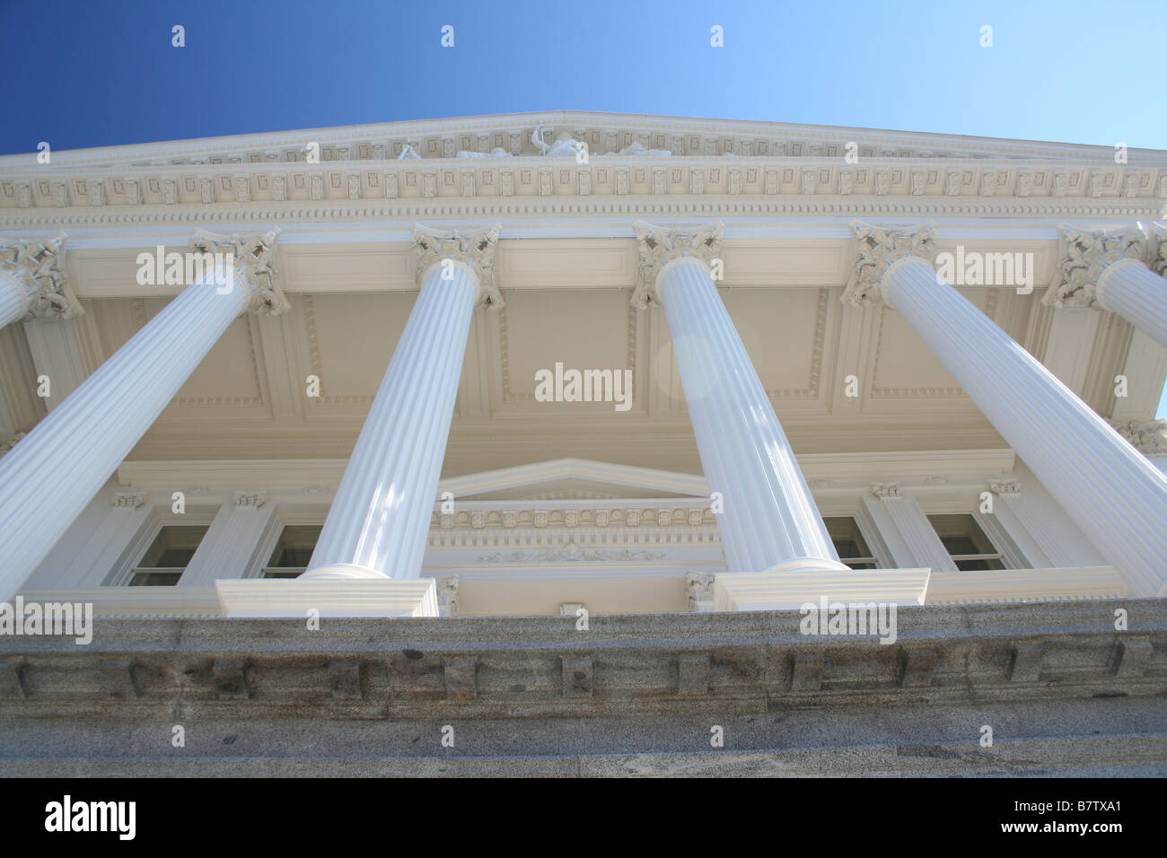 Romanesque columns architecture and coliseum hi-res stock photography ...