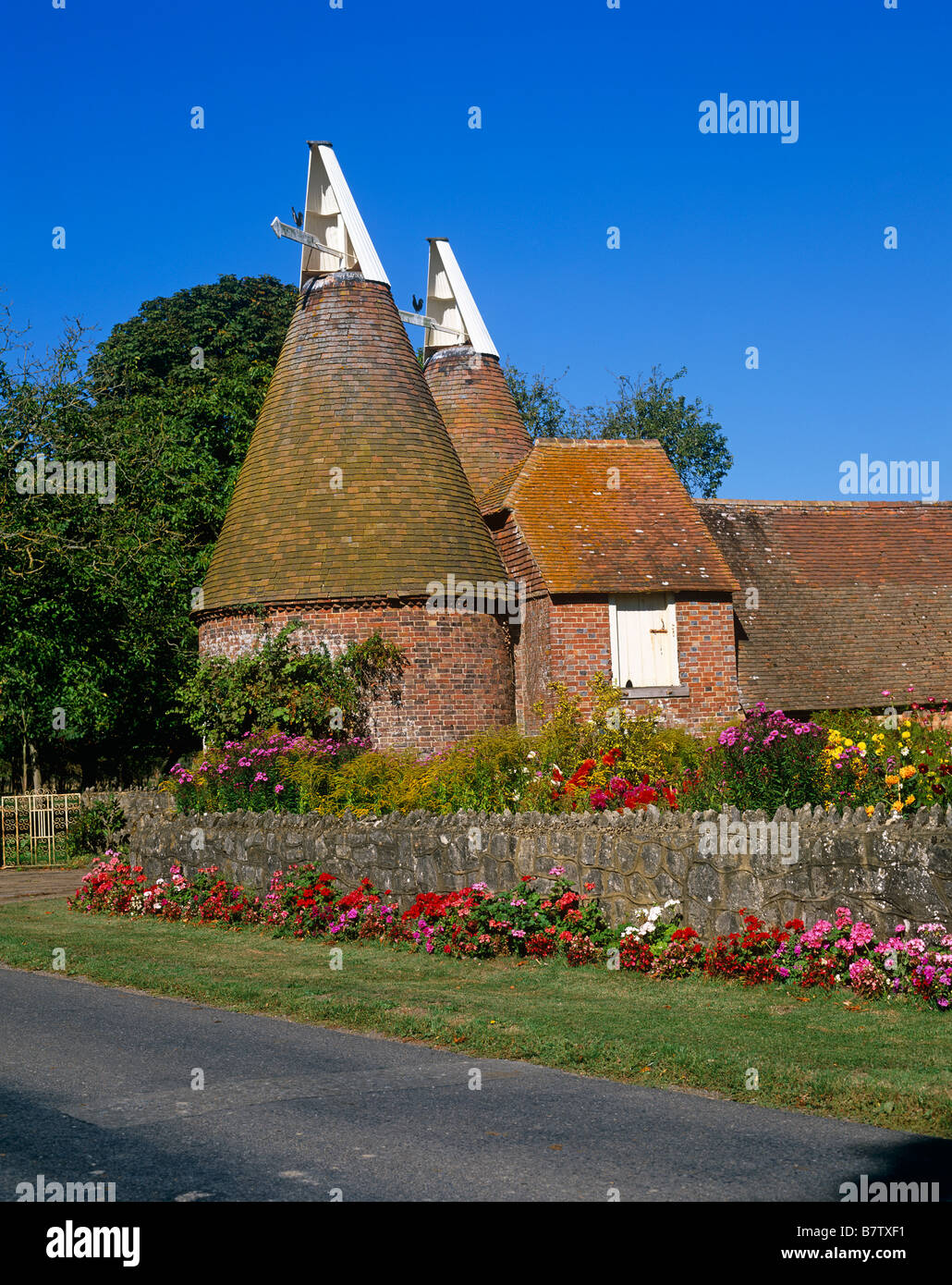 Oust House Smarden Kent UK Stock Photo - Alamy