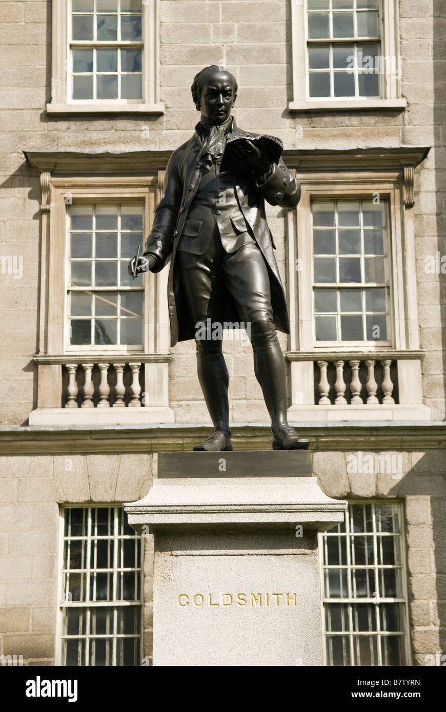 Goldsmith statue at Trinity College, Dublin Ireland, August 2006 Stock ...