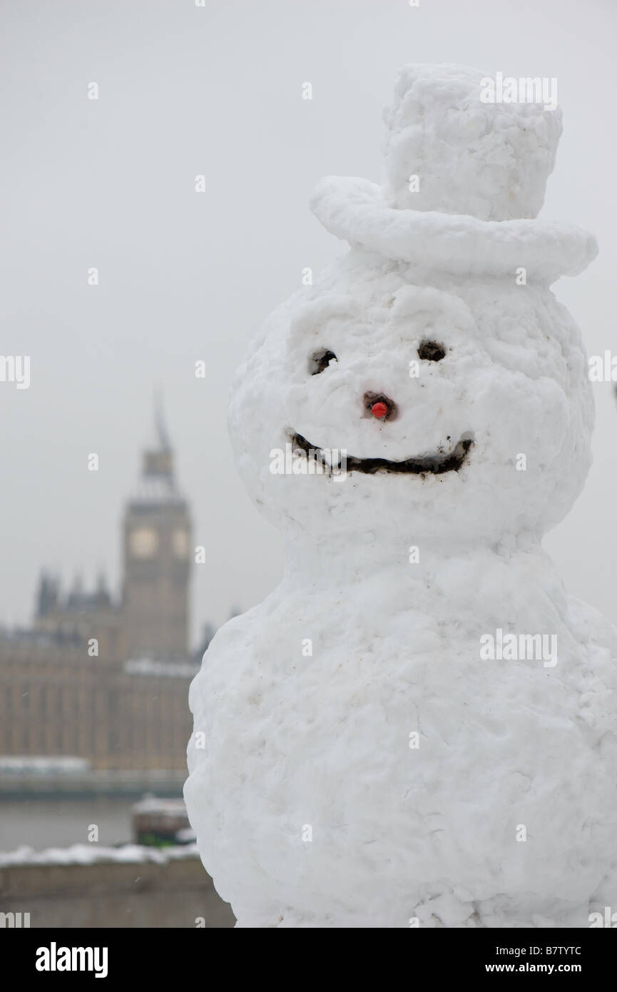 Snowman on Albert Embankment London United Kingdom Stock Photo - Alamy