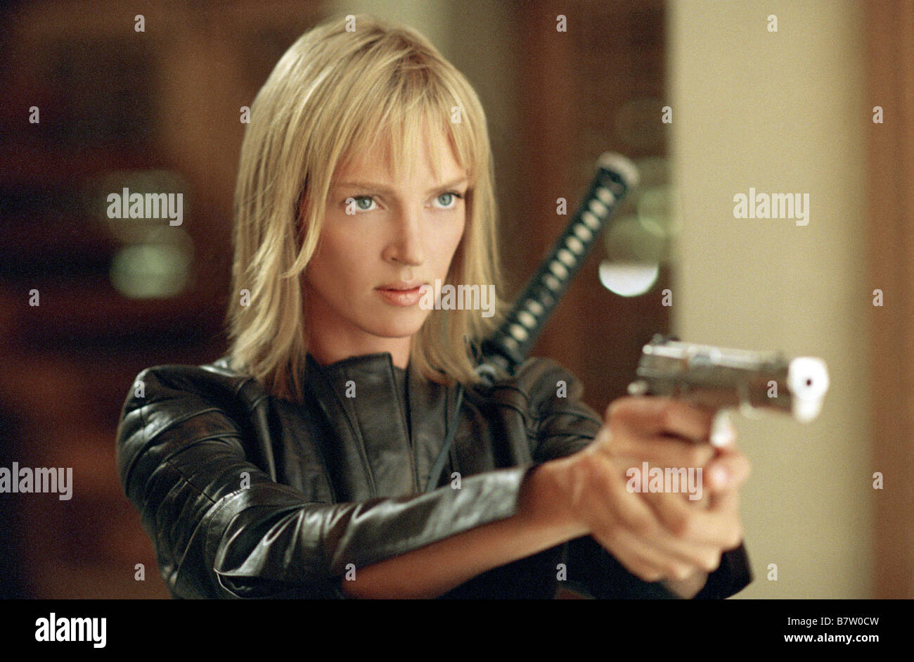 Uma thurman kill bill sword hi-res stock photography and images - Alamy