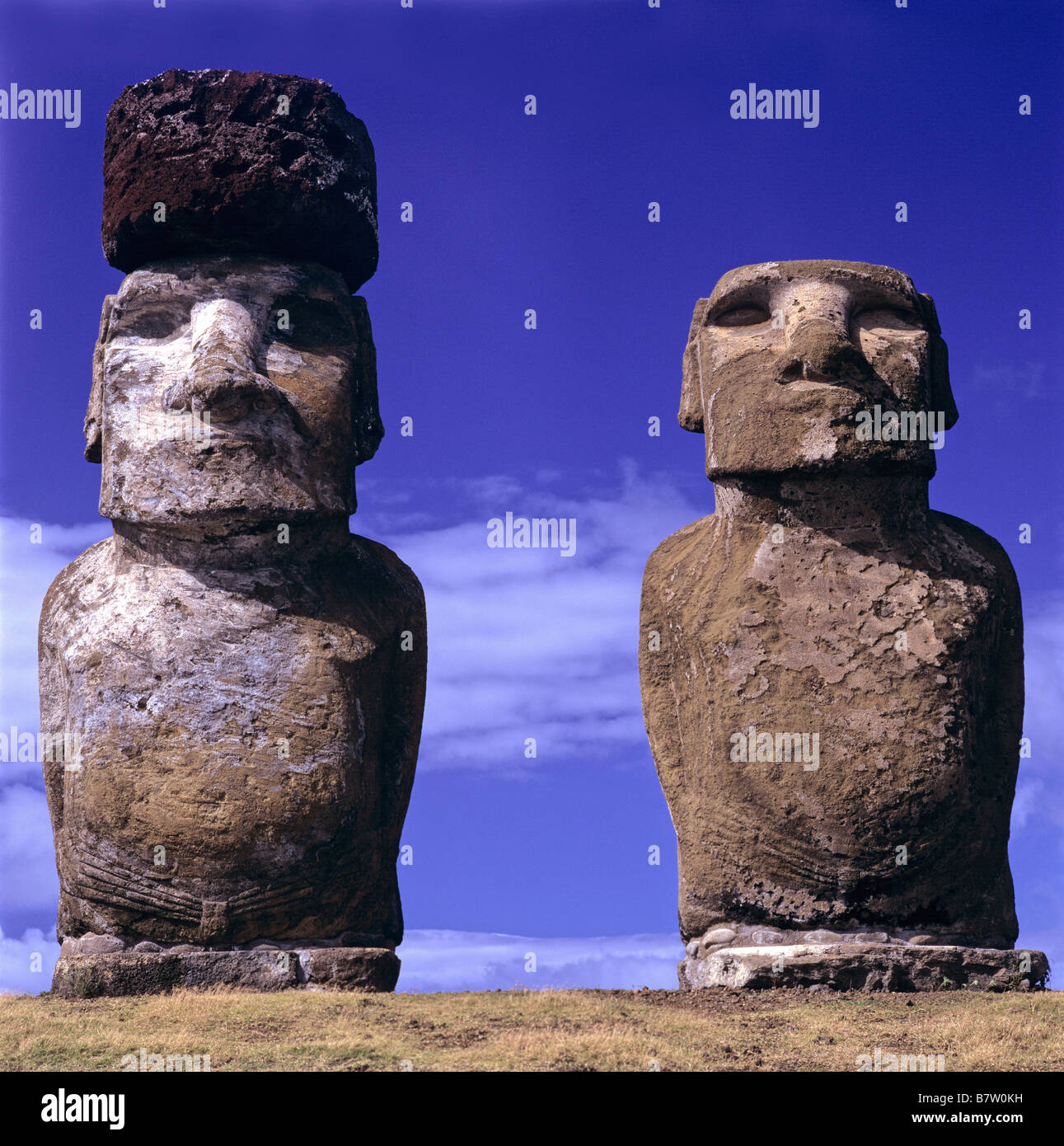 Ahu Tongariki closeup of 2 out of 15 moi Stock Photo - Alamy
